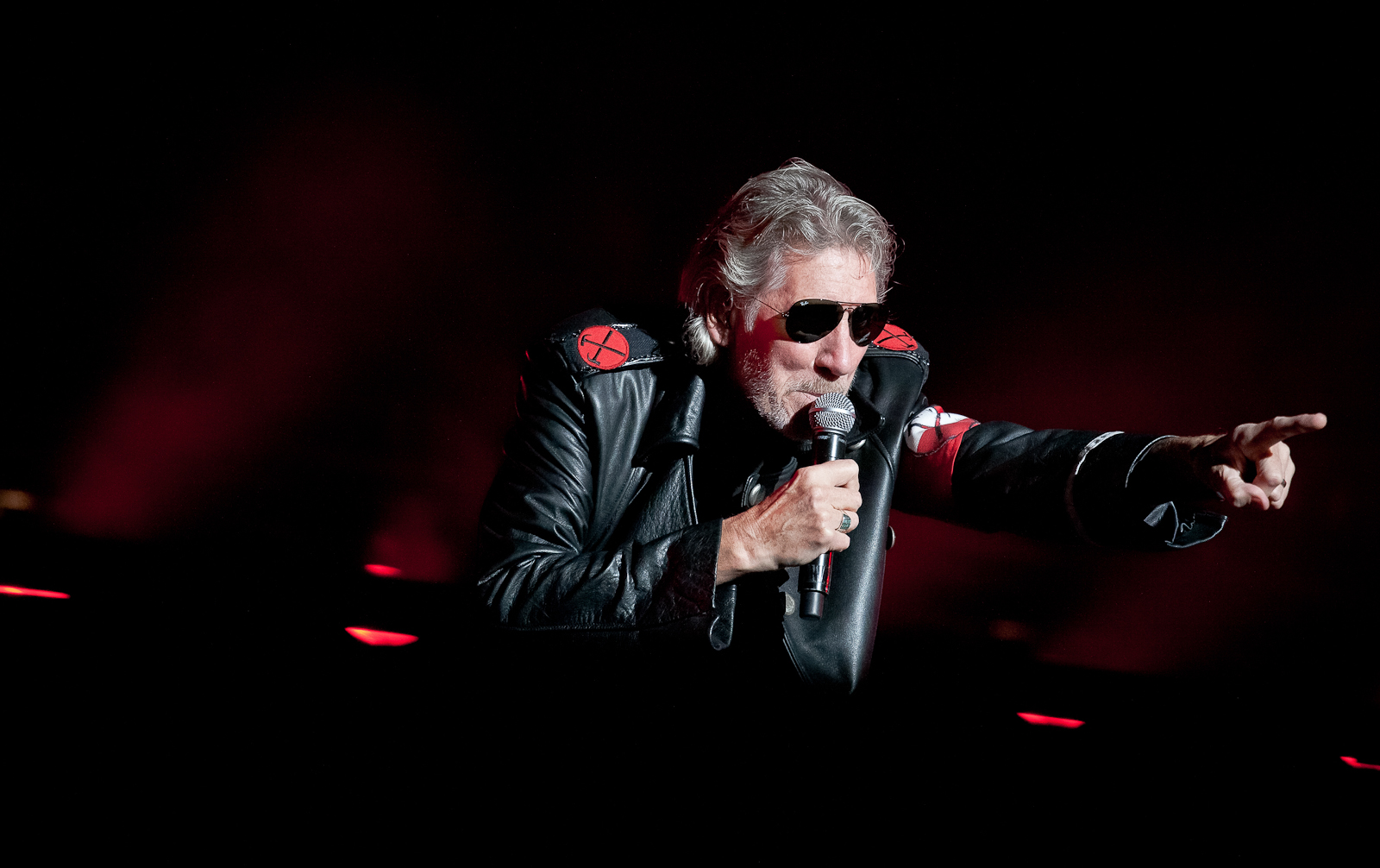 The "Pink" Wall - Roger Waters - SaCalatorim.ro